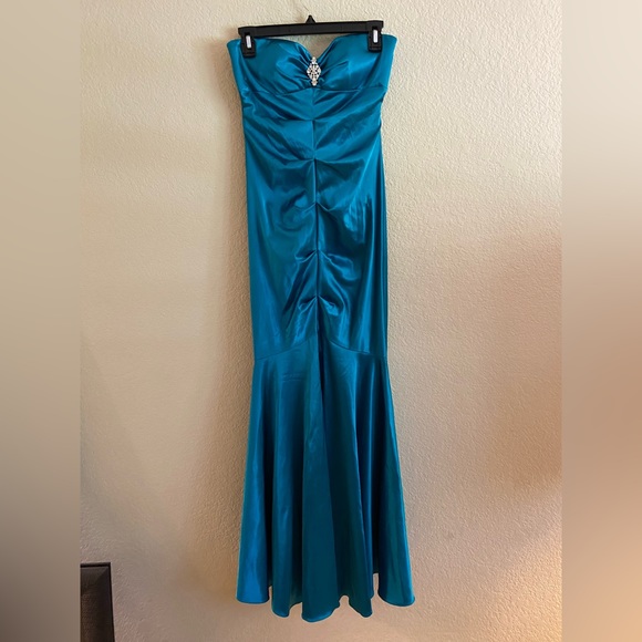 Xscape | Dresses | Xscape Strapless Prom Dress | Poshmark